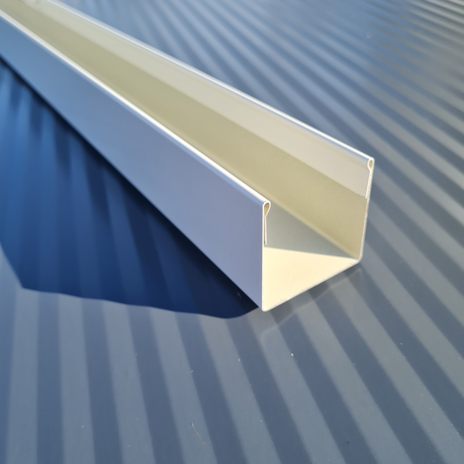 Stalen U-Profiel 40x43x40 wit - Dak en Wand Center Webshop